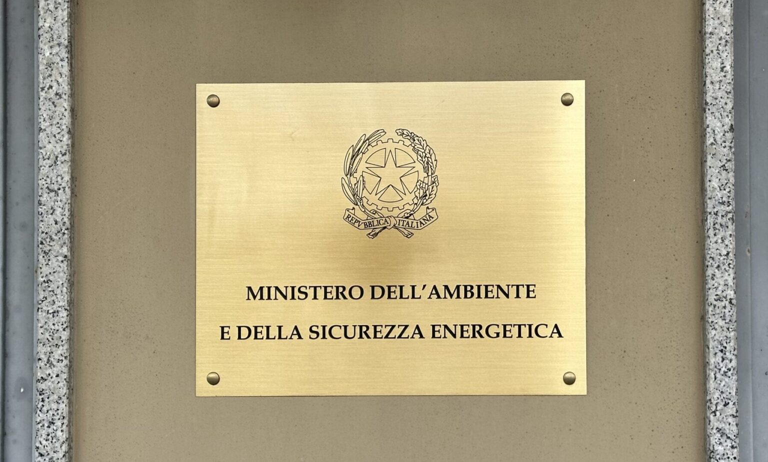 意大利启动1.6GW光伏招标 小型项目禁用中国产设备 – pv magazine China